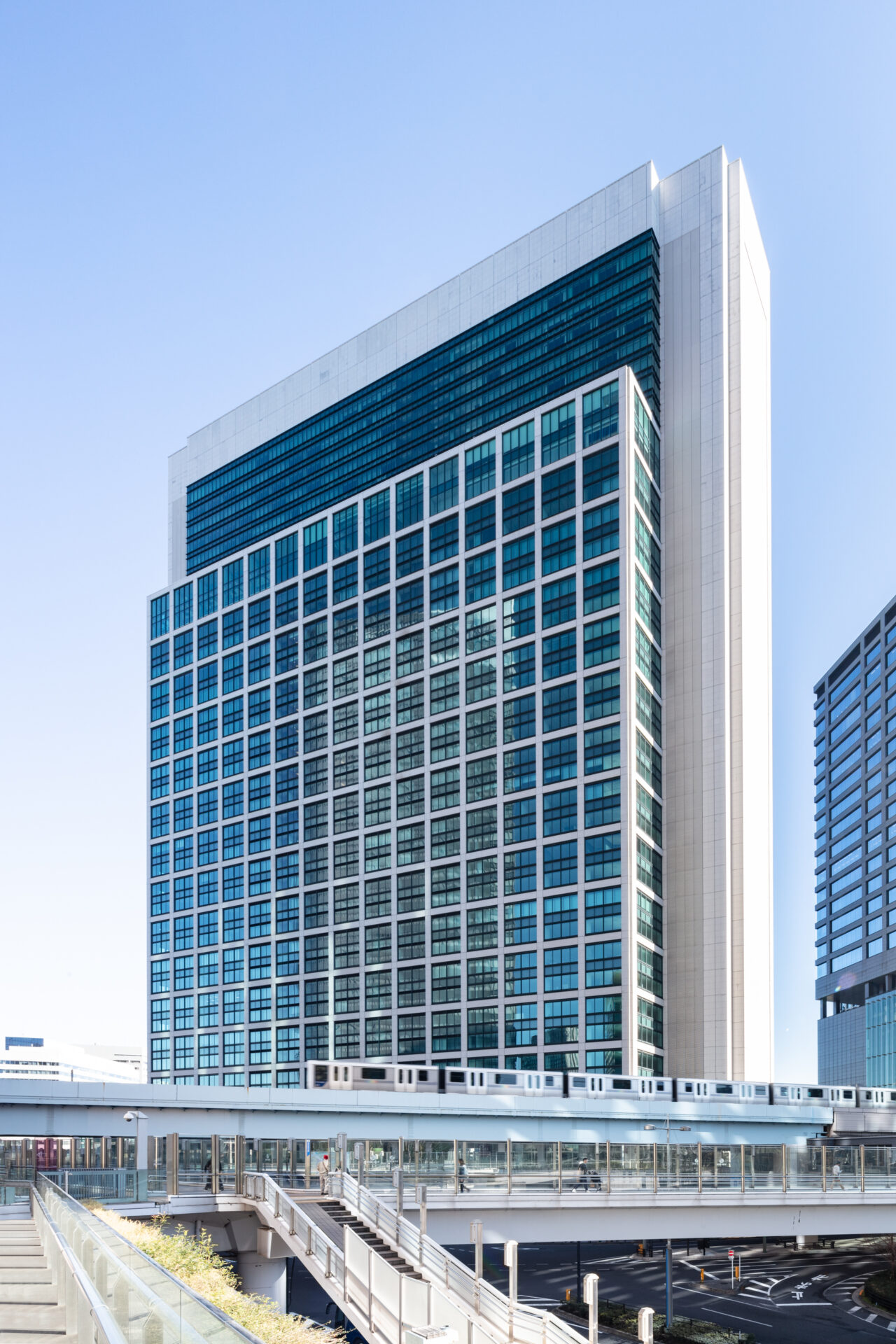 決算公開の自動更新による業務効率化、動画配信で情報充実化 | 金融システム・証券システムの未来を担う東証コンピュータシステム